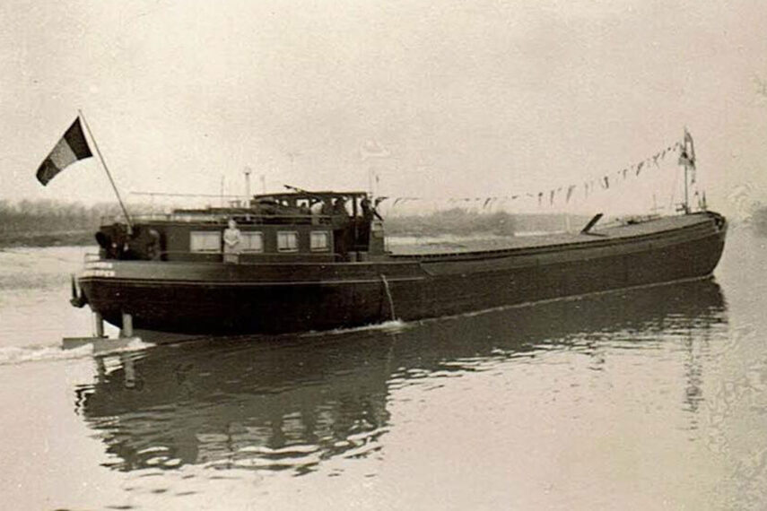 History – The Belfast Barge